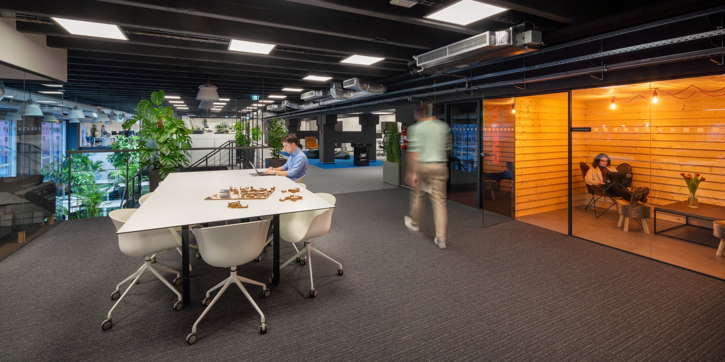 Nové kanceláře Alzy mají 27 zasedaček a natrvalo se do nich lidé ...