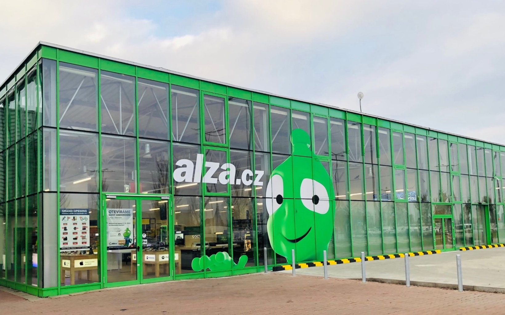 Největší český e-shop slaví 30. Postupem let je Alza tajemnější ...