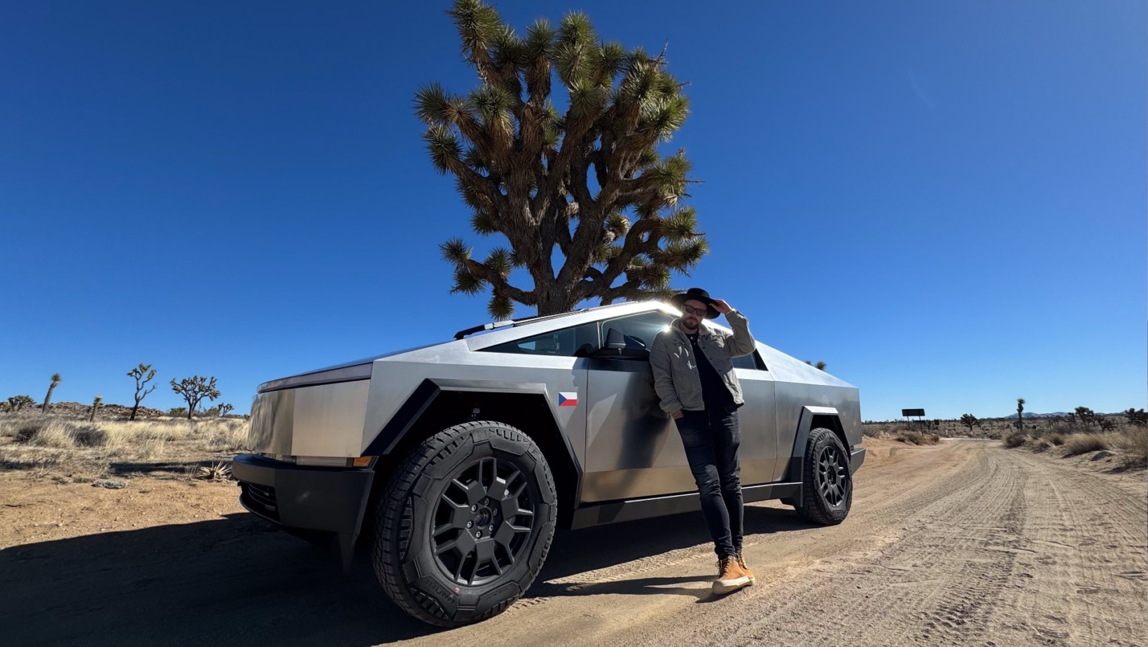 Nikdy neměl elektromobil a teď má jako první Čech Cybertruck - CzechCrunch