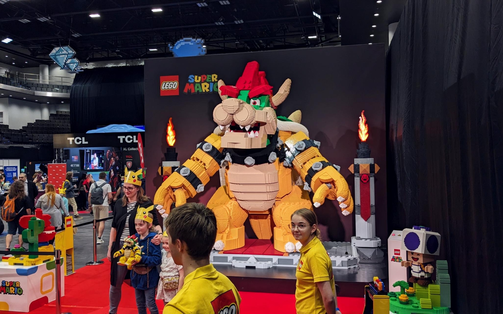 Obrovské lákadlo Comic-Conu Prague: LEGO socha Bowsera - CzechCrunch