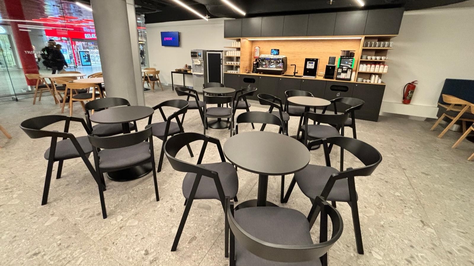 RegioJet otevřel na pražském hlavním nádraží salonek - CzechCrunch