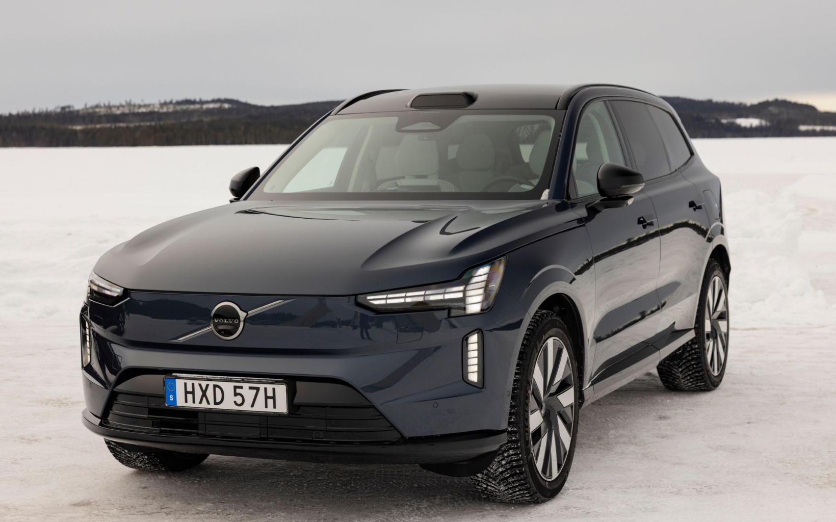 Obstojí Volvo na ledu? Vyzkoušeli jsme to na jezeře ve Švédsku ...