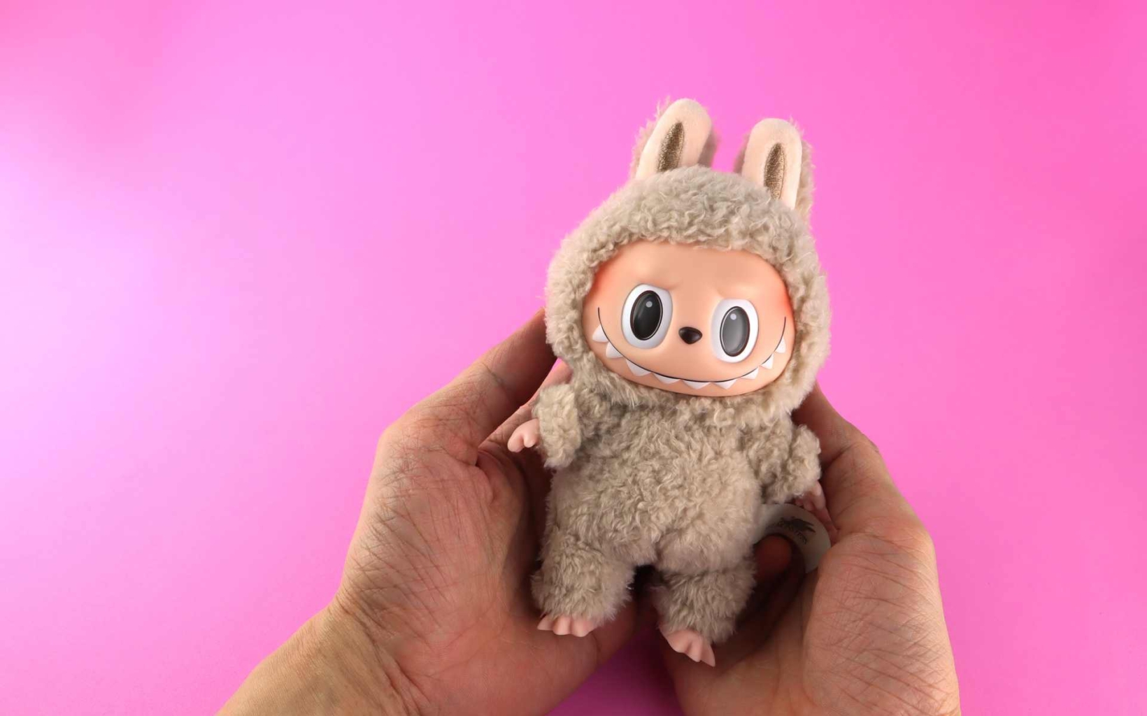 Panenky Labubu jsou ošklivé, děsivé – a přesto vydělávají miliardy ...