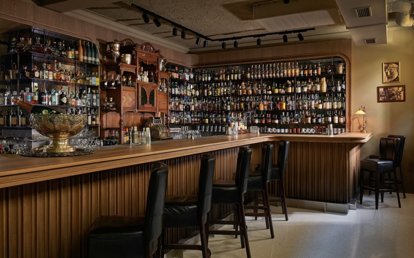 Hemingway Bar se stěhuje. Z menu se stal nejen průlet historií drinků ...