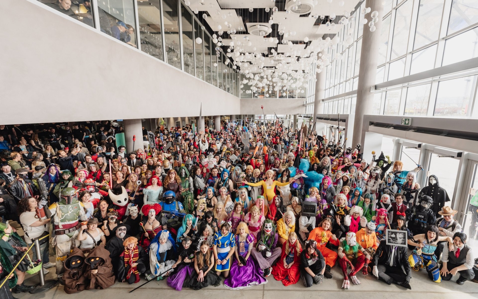 Fotogalerie Comic-Con Prague 2026: Mads Mikkelsen, Billy Boyd i cosplay ...